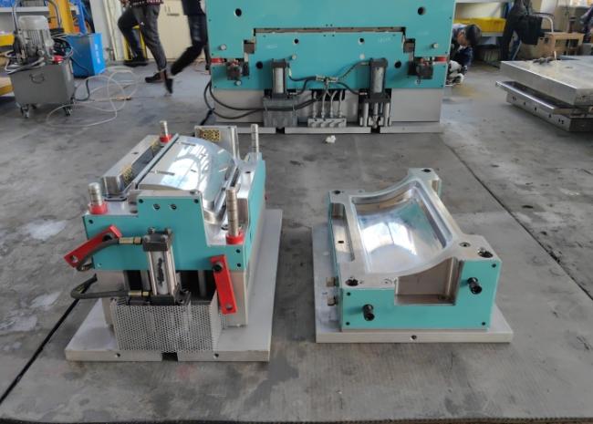 SMC compression mold example