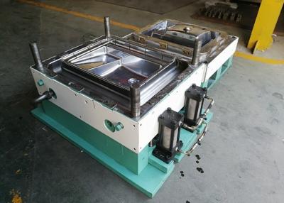 Cina Stampo a iniezione Parti auto Stampo con finitura di superficie lucidante e durata di 100 000 colpi in vendita