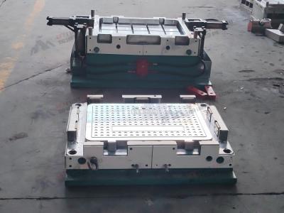 Cina Stampi per coperture di pozzi di manovra e sedili SMC ad alta resistenza per applicazioni infrastrutturali - Stampo UTrust in vendita