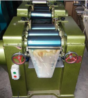 China Pigment Paste Three Roll Mill / Triple Roll Mill For Grinding 4kw Motor for sale