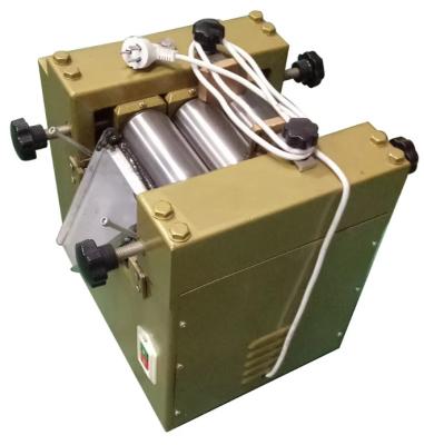 China Laboratory Three Roll Mill For Paint With Hard Alloy Chilled Rollers Customized for sale