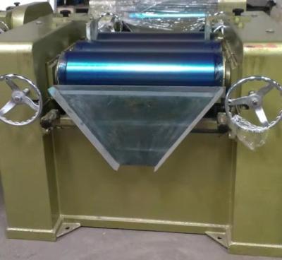 China 7.5kw 3 Roll Milling Machine / Triple Roll Mill For Printing Ink 695mm Rollers length for sale