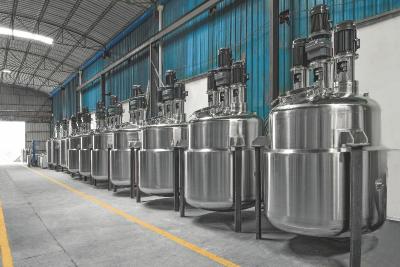 China Multi Function Stainless Steel Mixing Kettle 1000L - 6000L Three Shaft Stirring And Dispersing Tank for sale