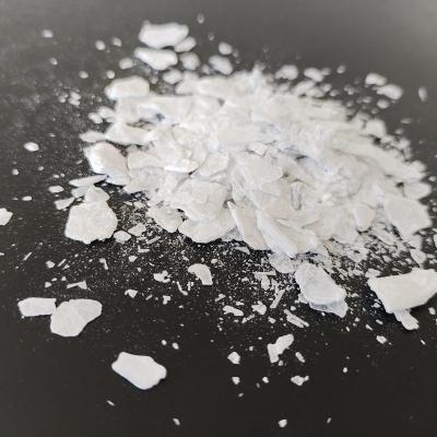 China 50kg 1000kg Magnesium Chloride Chemical Mgcl2 Anhydrous White Grey Flake for sale