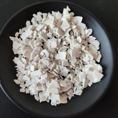 China Industrial Grade Dihydrate Calcium Chloride Flakes Water Treatment Chemicals for sale