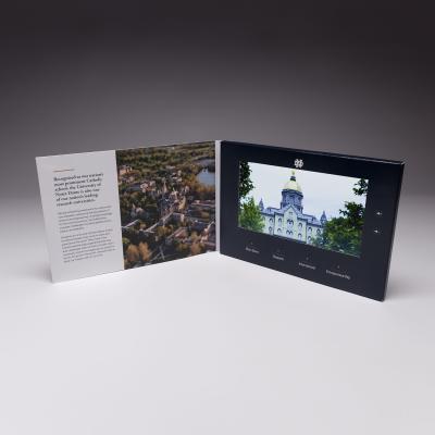China 10.1 Inches Screen Size Acrylic Video Photo Frame with 16GB Storage Capacity and 16 10 Aspect Ratio for sale