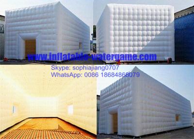 China Exposición del acontecimiento/publicidad de la durabilidad larga los 25M el x 15M de la tienda inflable del cubo en venta