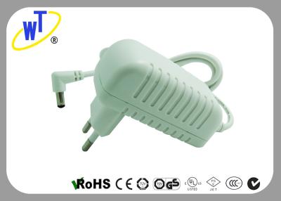 China 12W hizo salir la CA europea del enchufe de 2 pernos al caso del blanco del adaptador de DC en venta