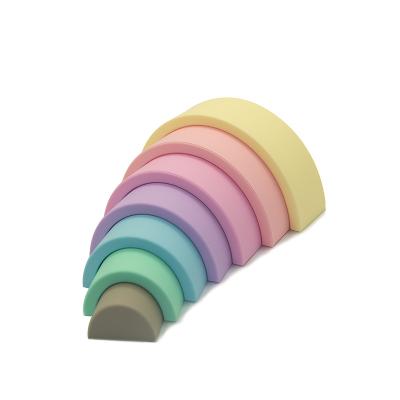 Cina Bambino libero di colore di forma BPA Pantone dell'arco dell'arcobaleno che impila giocattolo in vendita