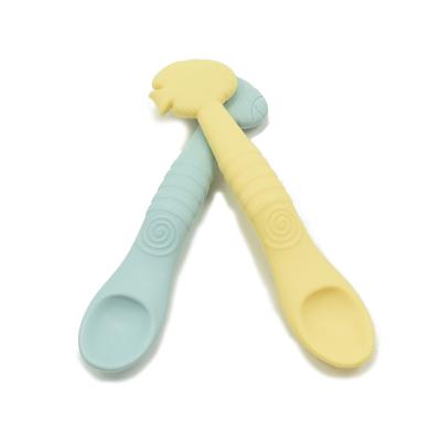 Cina Il cucchiaio d'alimentazione del silicone libero del vinile del piombo di BPA gomma amichevole in vendita