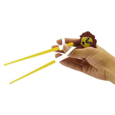 中国 学ぶ箸を訓練している再使用可能な人間工学的の設計子供用具を食事する 販売のため