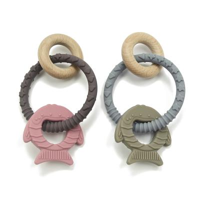 Cina Giocattolo masticabile del piumino di professione d'infermiera di Teether di legno del silicone del pesce sveglio classico in vendita