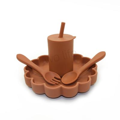 Cina Piastrina 100% di aspirazione del bambino del silicone di autoalimentazione con la forcella del cucchiaio in vendita
