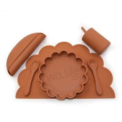 Cina Piastrina 100% di aspirazione del bambino del silicone di autoalimentazione con la forcella del cucchiaio in vendita