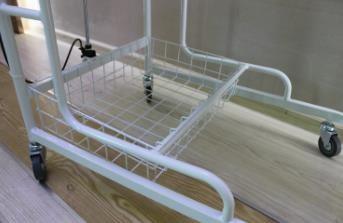 Cina Mobilia commerciale del bambino del metallo del carretto del letto della greppia neonata dell'ospedale per la clinica in vendita