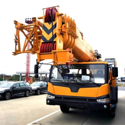 China 30 Ton Rated Loading Capacity Rough Terrain Crane Truck with Denison Hydraulic Valve for sale
