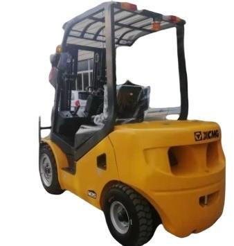 中国 2.5トンの3トンのディーゼルフォークリフト 総幅1225mm ターニング半径2400mm 販売のため