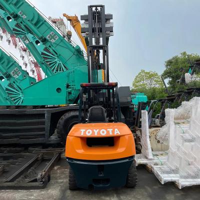 China Gemakkelijk te manoeuvreren 3,5 ton 3m 4.5m 6m Diesel vorkheftruck voor bovenste trappen Te koop