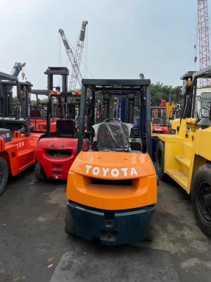 中国 トヨタ ディーゼルフォークリフト 3.5 トン 使用時間 2001-4000 作業時間 販売のため