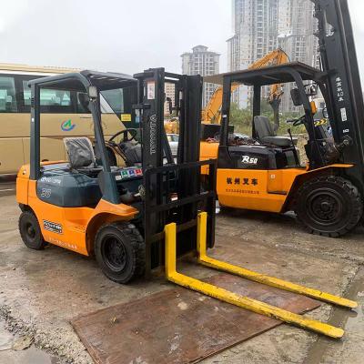 中国 ディーゼルエンジン 日本 トヨタ 倉庫の物料取り扱いに3トンのトライプレックスフォークリフトを使用 販売のため