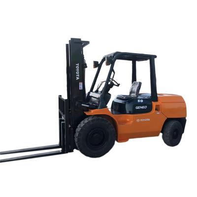 China 2001-4000 Werktijden 5 ton Toyota tweedehands gebruikte vorkheftruck met 560 mm vooroverhang Te koop