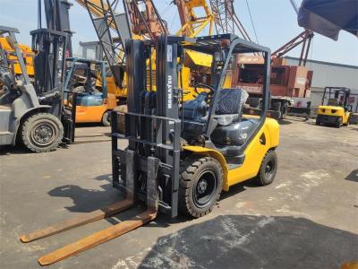 China 3000 kg hefgereedschap in goede staat Komatsu vorklift voor uw bedrijf Te koop
