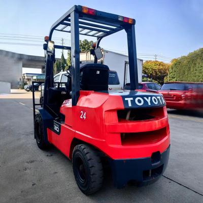 Cina 3 tonnellate di diesel Toyota carrello elevatore Min. Altezza di sollevamento 3 m Peso KG 3000 kg Facile da usare in vendita
