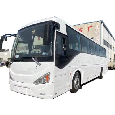 China Autocarro de autocarro RHD LHD pronto para entrega com cilindrada de 8900 ml e tipo de transmissão manual à venda