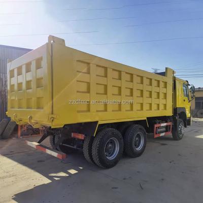 Cina Completamente rinnovato 371HP 6X4 HOWO Dump Truck con cambio in avanti numero 10 e capacità motore 8L in vendita