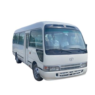 中国 30人用 トヨタコースター バス 9.00R20 タイヤと最大出力 113/5200 kW 販売のため