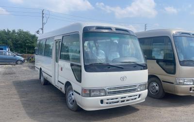中国 30人用 トヨタコースター バス 9.00R20 タイヤと最大出力 113/5200 kW 販売のため