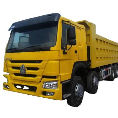 Cina Completamente ristrutturato Howo usato 8x4 371hp 20-24 Meter Cubico Taper Truck Dumper Diesel in vendita