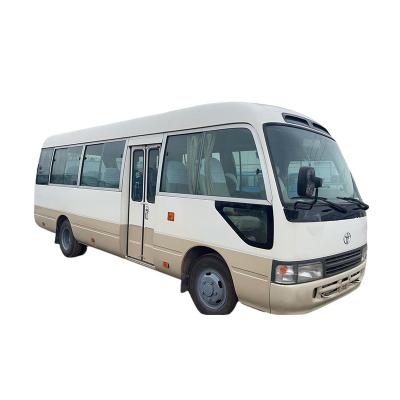 Cina 2015 Buone condizioni 30 posti Diesel tipo Used Coaster Bus V6 4.0 6GR 2.7L VVT-I Engine in vendita
