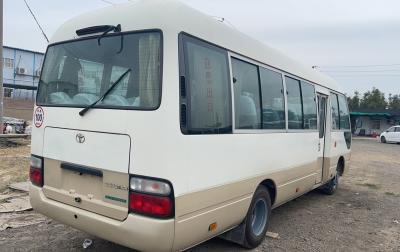 Cina 2015 Buone condizioni 30 posti Diesel tipo Used Coaster Bus V6 4.0 6GR 2.7L VVT-I Engine in vendita