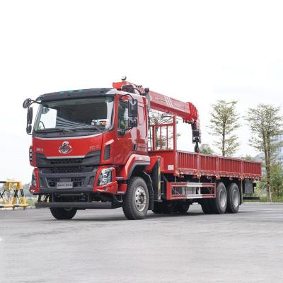 Cina Hydraulic Pulling Flatbed Truck-Mounted Crane 8 Ton 10 Tyre Crane Truck with Tray in vendita