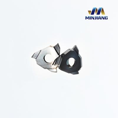 Cina Inserti di scanalatura in carburo ad alta precisione e durezza TGF32R133 in vendita
