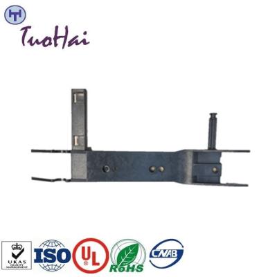 China 445-0676834 piezas del cajero automático del cajero automático de 4450676834 derecho superior el derecho de la salida de la guía de NCR de NCR de la salida superior de la guía en venta