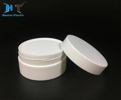 China De Vriendschappelijke Kleine Plastic Kruiken van ECO de Sticker van het 300 Grametiket met Schroefdeksel Te koop
