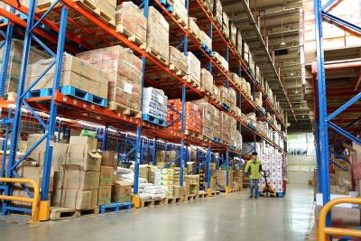 China Racks de armazenamento industrial pesado revestidos com pó, sistemas de racks de armazenamento de armazém à venda