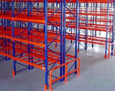 Cina Ripiani industriali ad elevata utilizzazione Q235 / Q345 sistemi di scaffalature in acciaio per garage in vendita