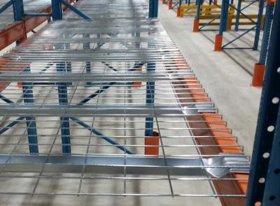 China Electro galvanizado de telhas de malha soldadas para industrial à venda