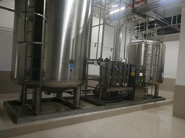 Quality 500L Capacity Steam Distillation Plant With Food Grade Stainless Steel PLC Touchscreen Control for sale