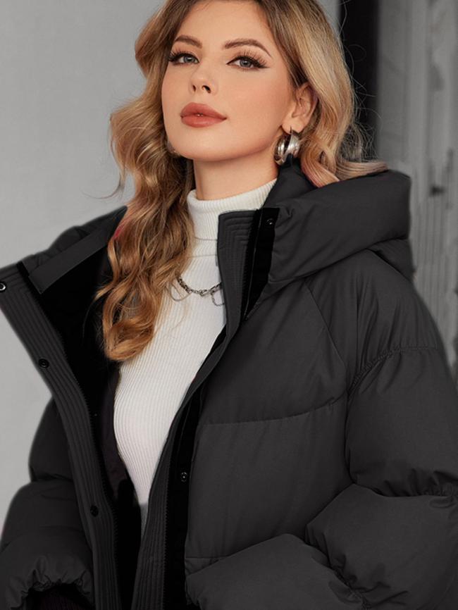 women short coat with contract colours and nice quality, Loose Style With Down Filling, modern models, bright colours, oversize, nice length, hooked, outside jacket, casual style