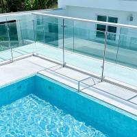 China Customizable Secure Tempered Safety Glass For Pool Shower Enclosures for sale
