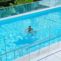 China Customizable Secure Tempered Safety Glass For Pool Shower Enclosures for sale