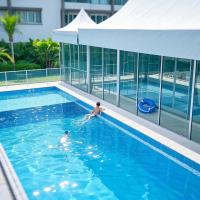 China Customizable Durable Stylish Swimming Pool Glass Divider for sale