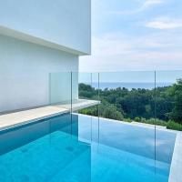 China Customizable Durable Stylish Swimming Pool Glass Divider for sale