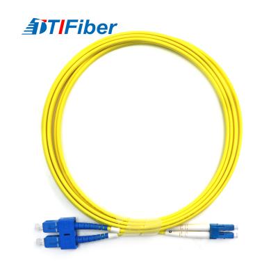 Chine La correction optique de fibre attachent le Sc du mode unitaire G657a Sx 2.0mm de G652d 9/125um à la corde de correction optique de fibre de Sc UPC 1m à vendre