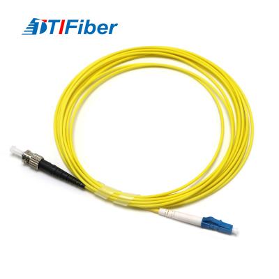 Chine Câble optique durable de haute qualité de corde de correction de la fibre SC/LC/ST/FC UPC RPA de FTTH à vendre