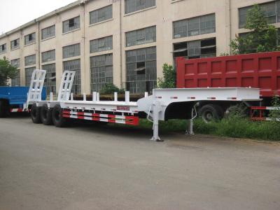 China Durable 3 Axles Lowbed Semi Trailer LED Lamps For Bulk Cargo Customized for sale